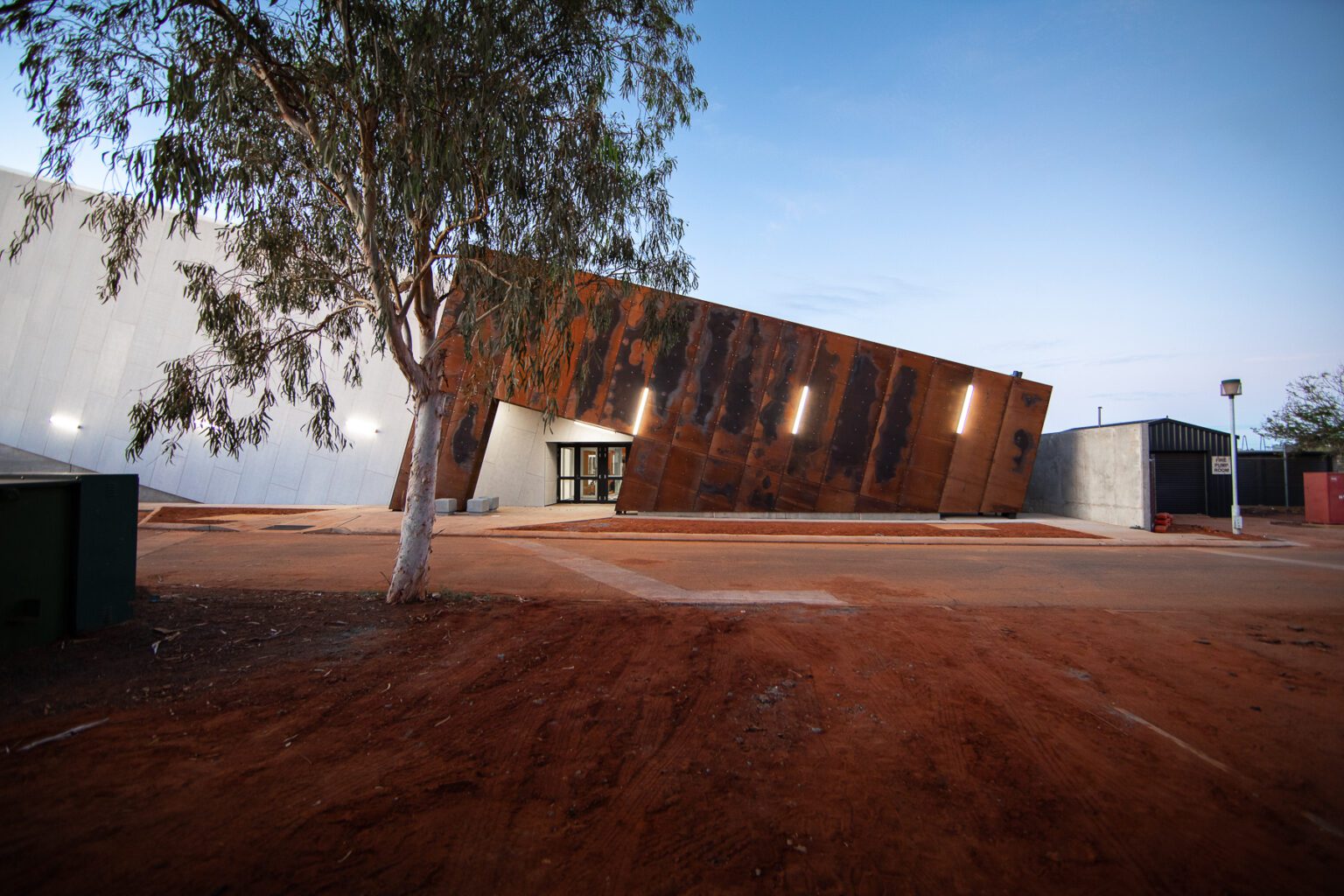 Professional Facade Cladding Services | Constructive PD